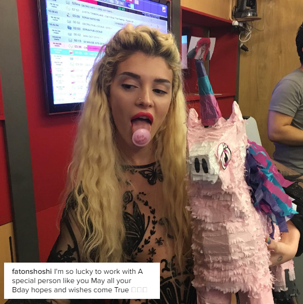 Urimi për Erën nga personi që i qëndron pranë në çdo hap! (FOTO ...